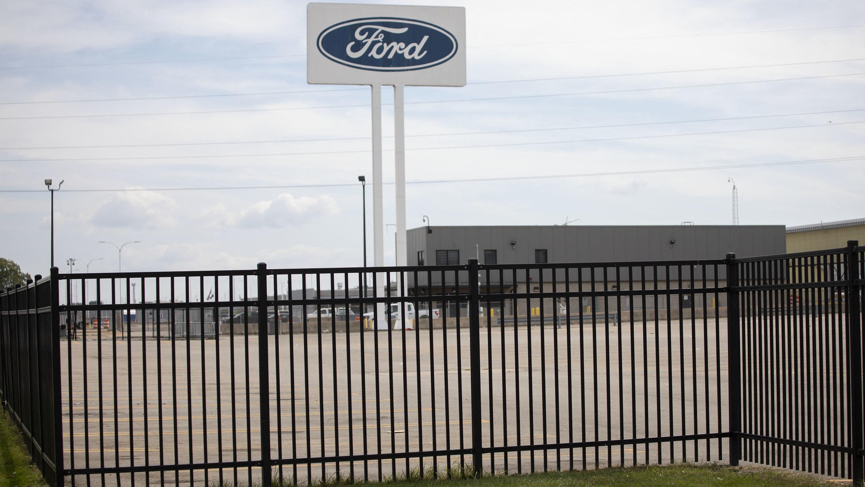 Little progress seen as US auto workers strike enters third day
