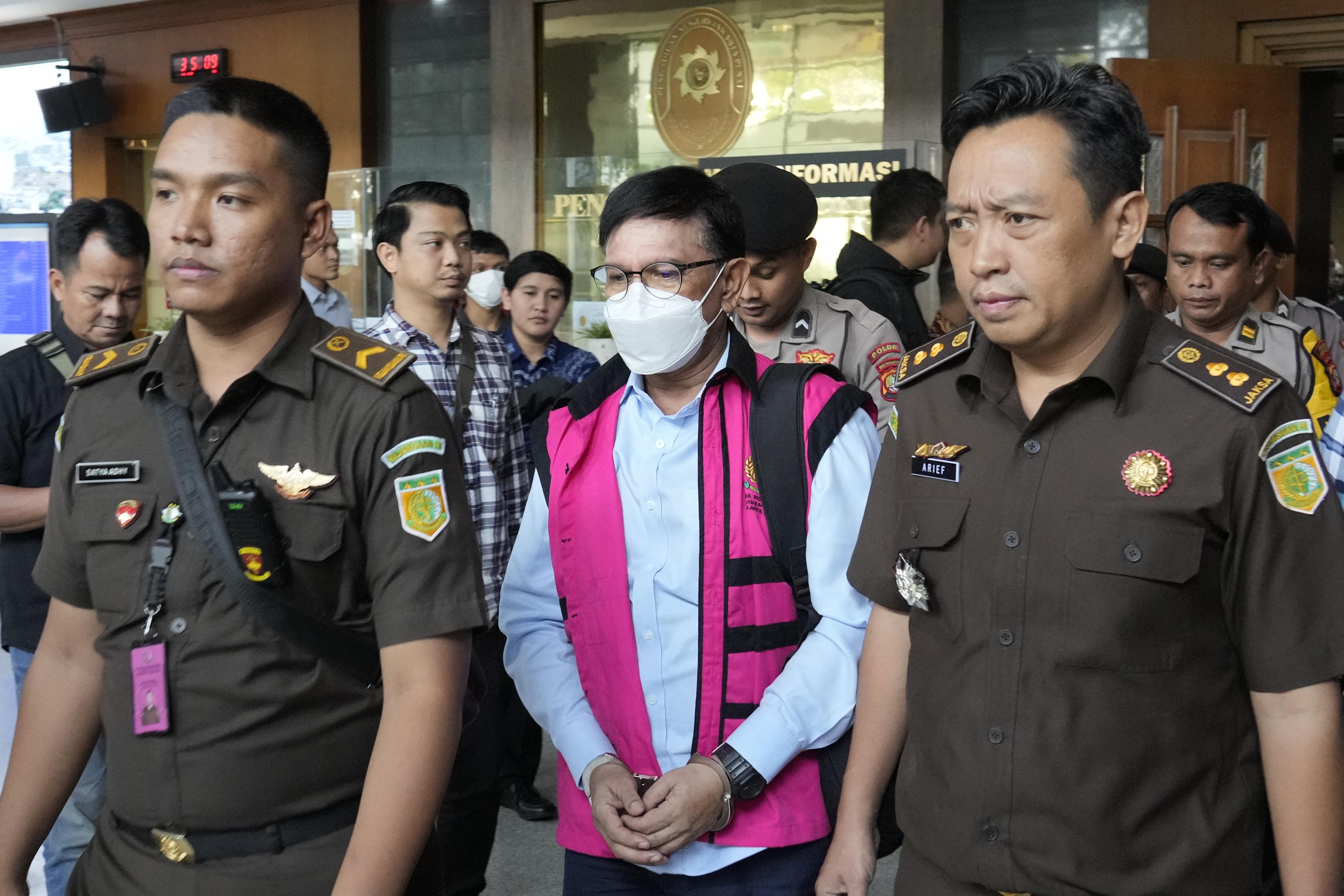 Indonesia's ex-communications chief gets 15 yrs for kickbacks