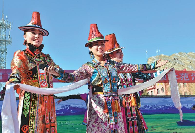 Collector helps Yugur culture stay alive