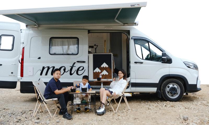 Recreational vehicles take to the roads in numbers