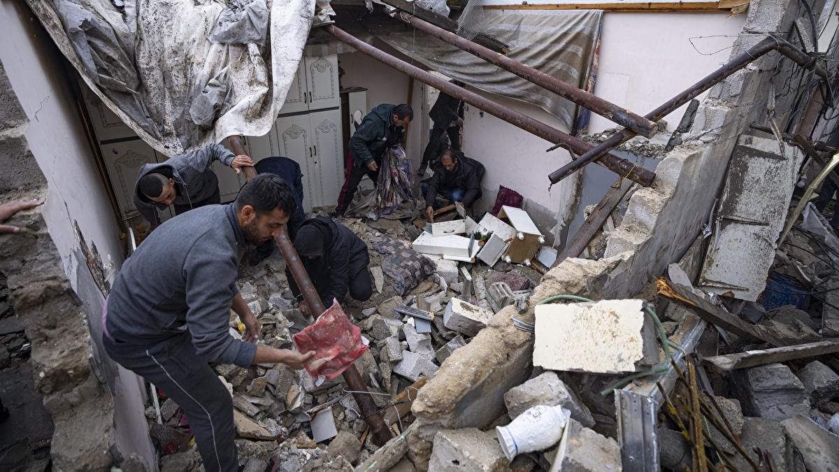 Israeli PM rejects US plea to halt Rafah attack, agrees to talk