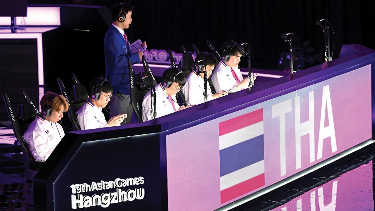 Gaming stars battle for glory