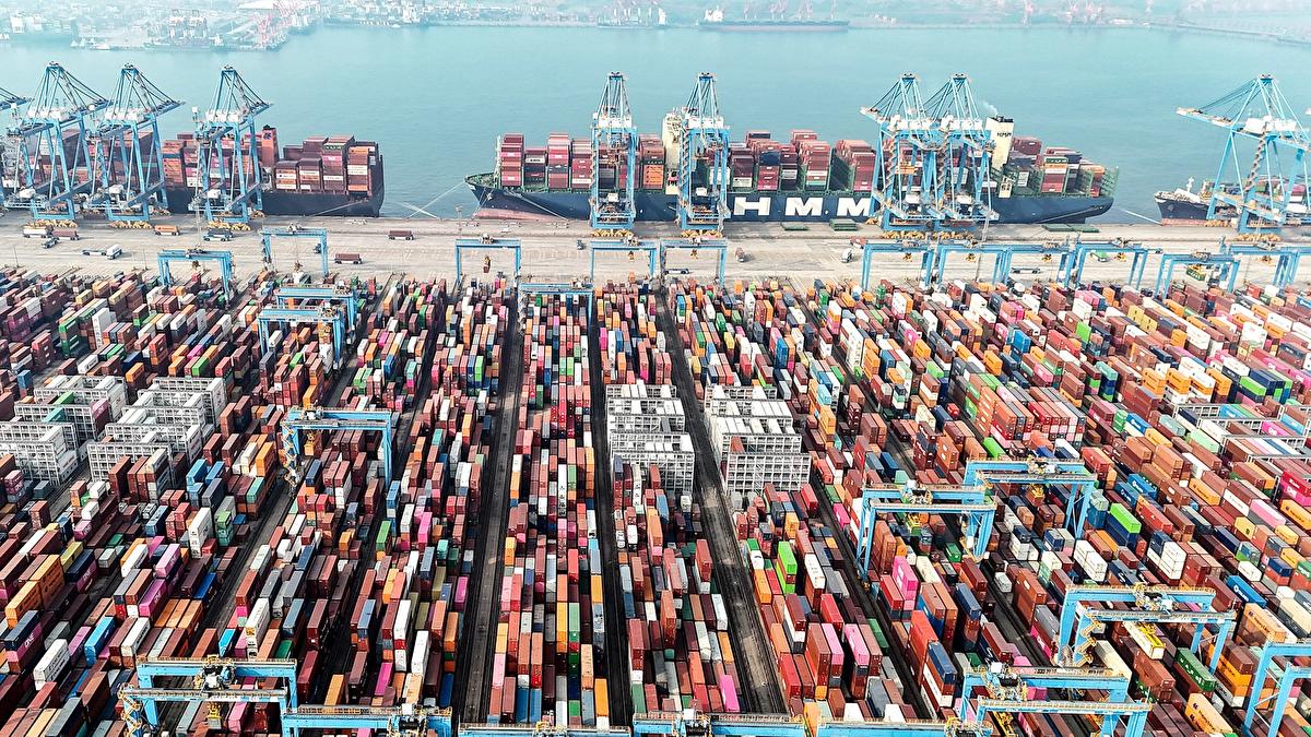 Qingdao automated container terminal starts operations