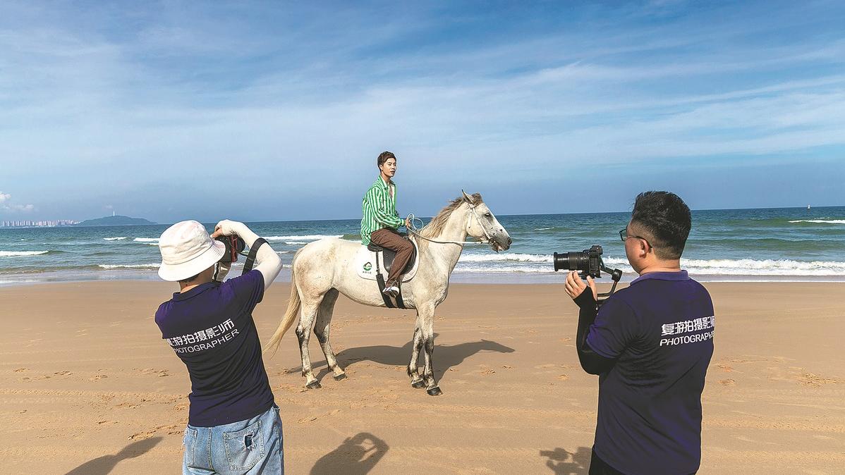 Resorts in the frame as tourist photography services boom