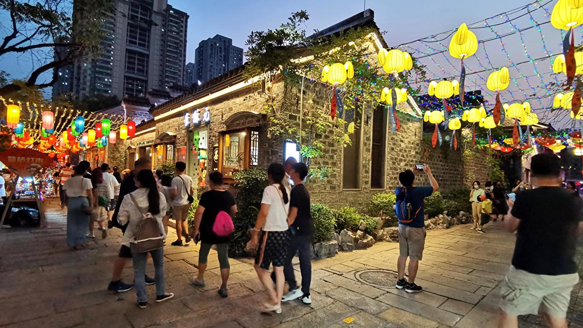 City walks step up in popularity