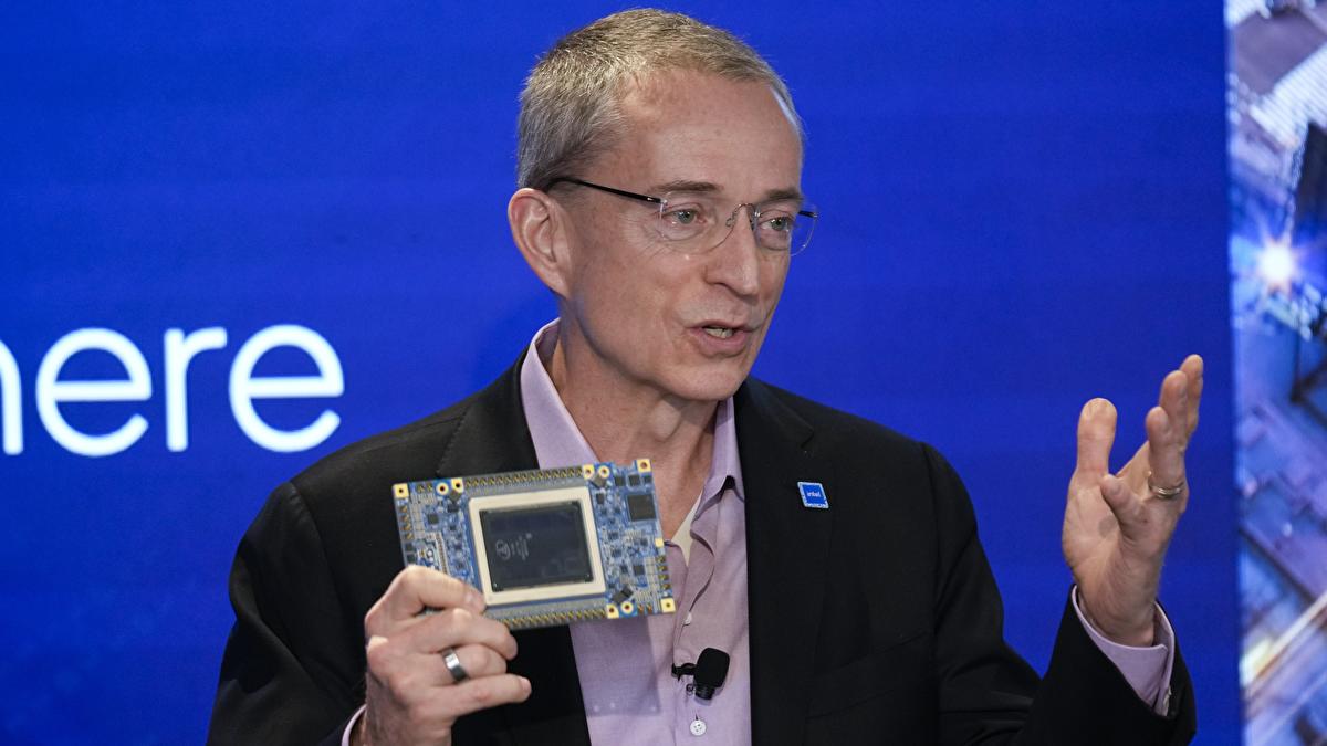 Intel chief ready to go it alone on chip manufacturing