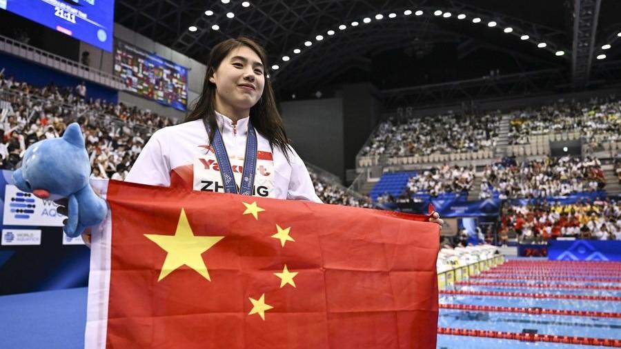 China claims 2 swimming titles, leads worlds gold tally with 17