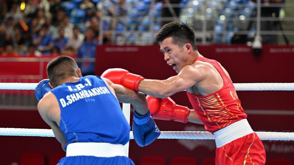 Chinese boxer Lyu Ping makes victorious debut at Asian Games