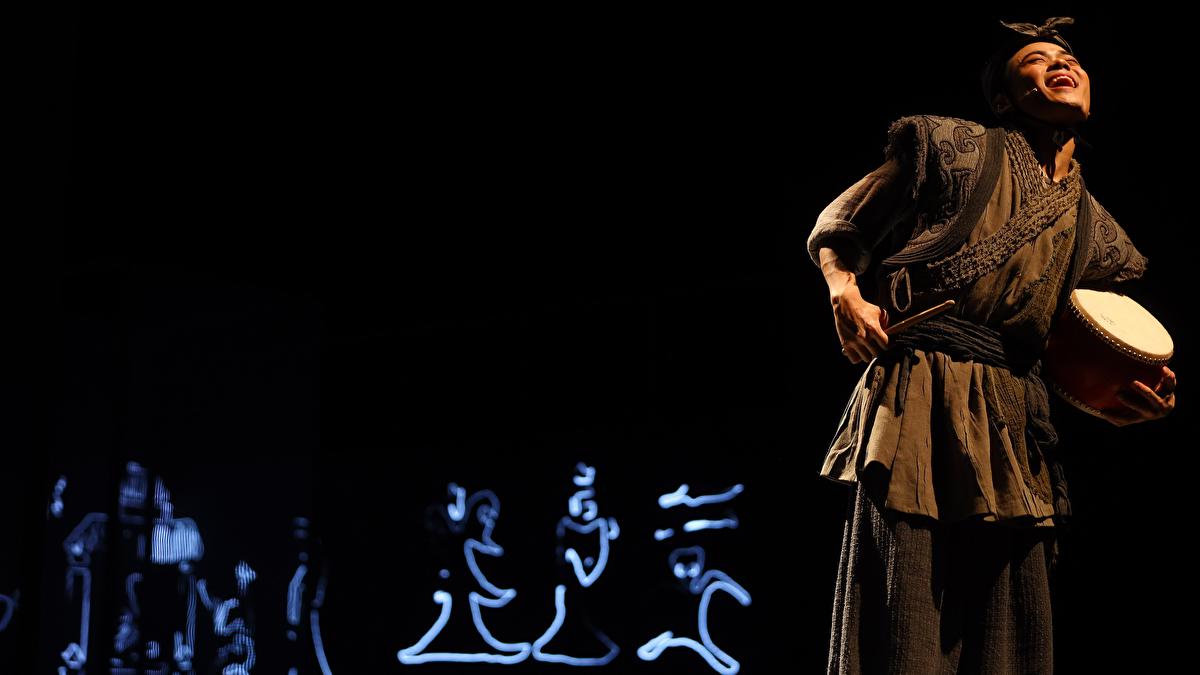 Modern humor used to introduce ancient comedians