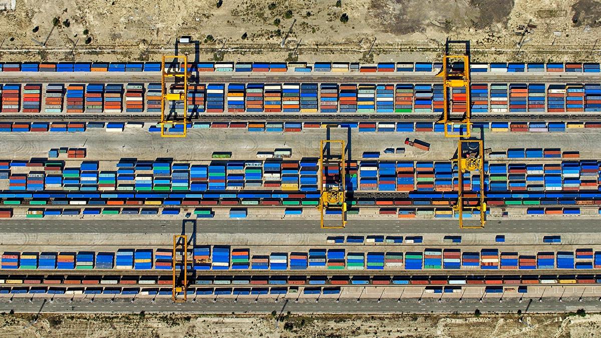 Business booms at Xinjiang border ports