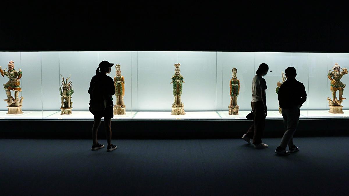 Museums face up to present-day problems