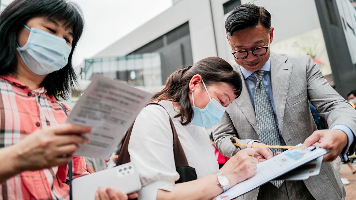 Over 1m signatures collected to support district council reform