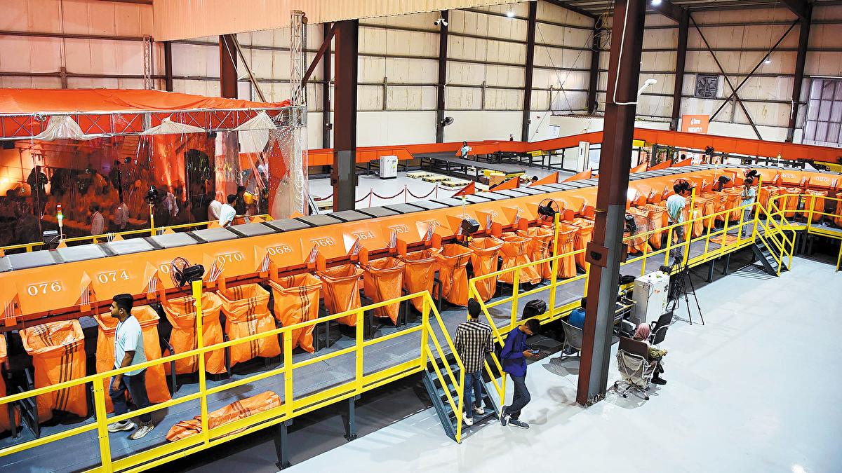 Logistics firms strive to get air cargo soaring