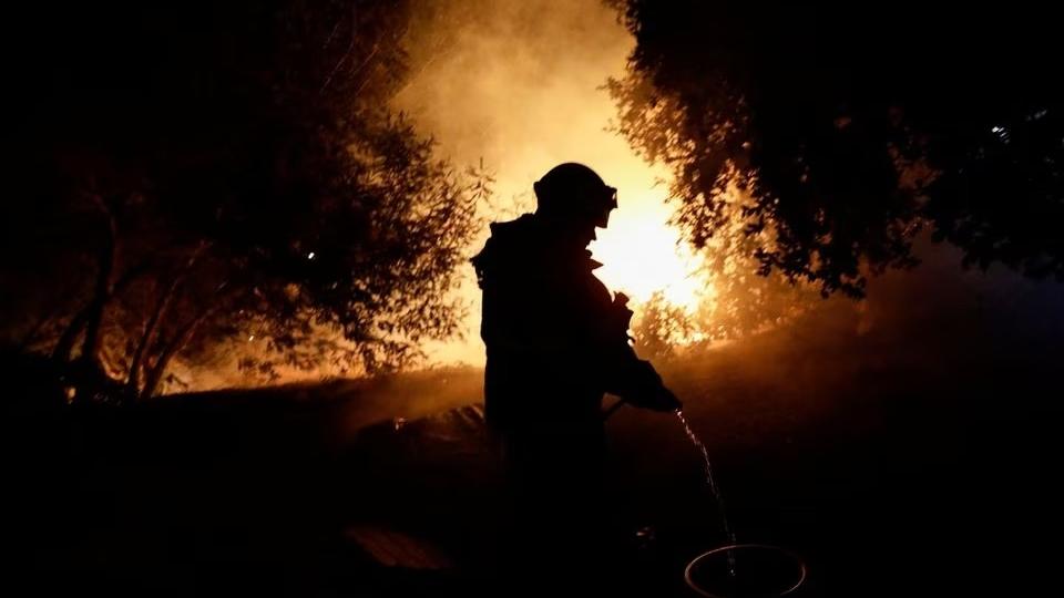 Chile fires of over 750 hectares threaten woods, farmland