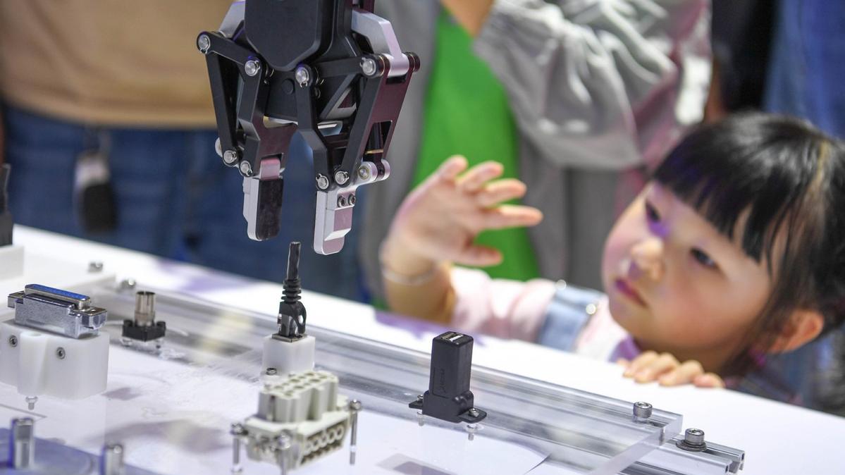 Cooperation key to speed up tech breakthroughs