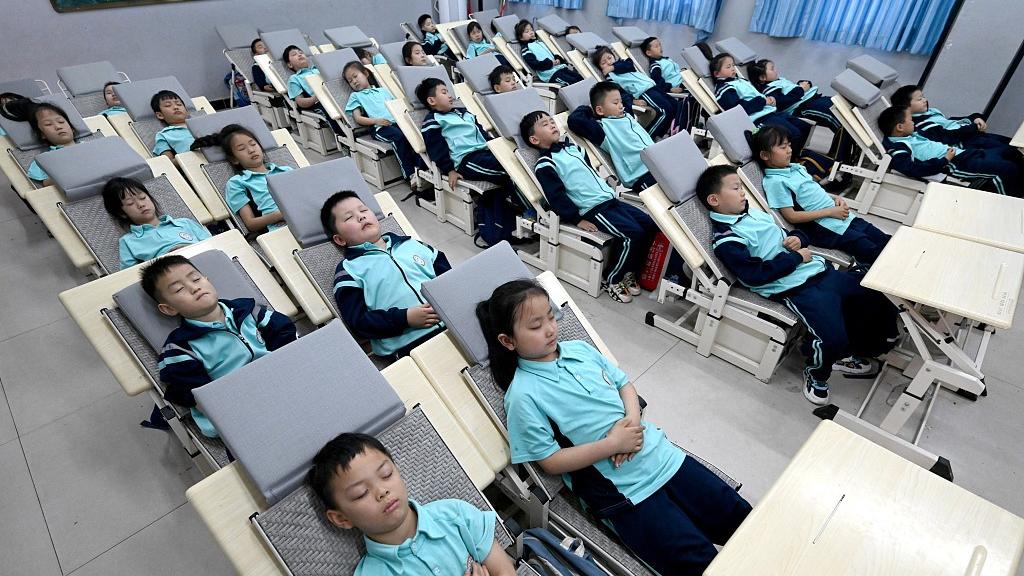 Expert: More youth in China affected by sleep troubles