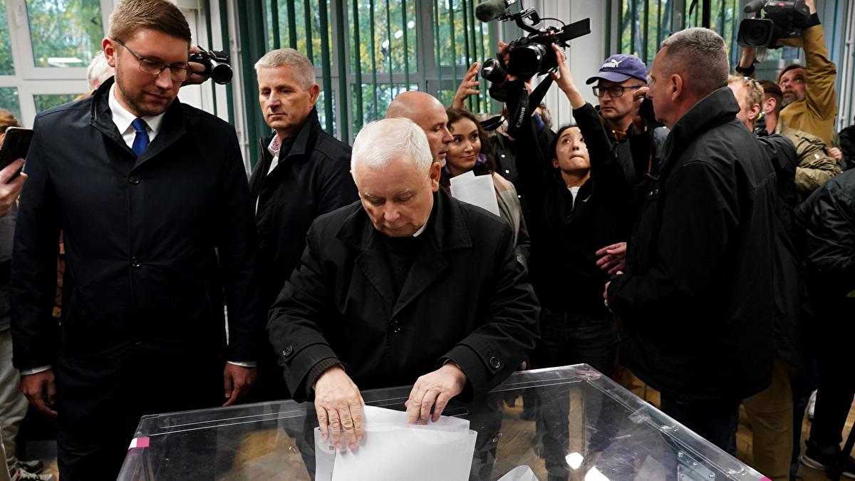 'Poland's ruling party takes lead in parliamentary elections'