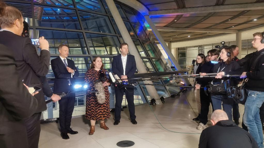 German coalition govt ends spat after marathon negotiations