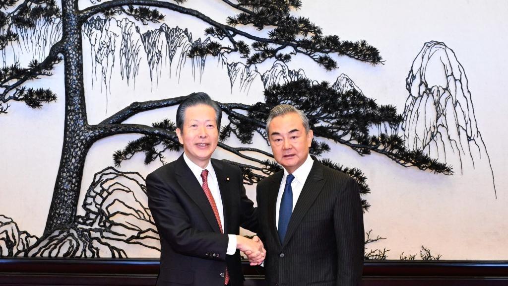 Top Chinese diplomat meets Japanese guests in Beijing