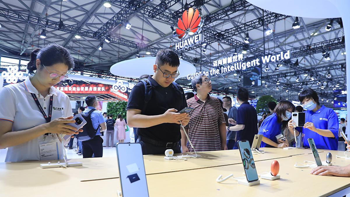 Huawei leads China's foldable smartphone market in H1