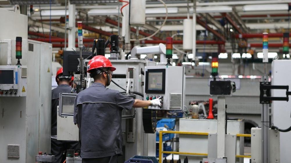 China: PMIs show improving manufacturing, robust services