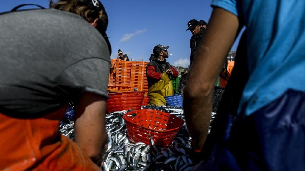 Portugal bans outdoor smoking, restrict tobacco sales