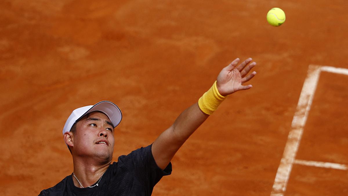 Wu finally cracks clay to continue inexorable rise