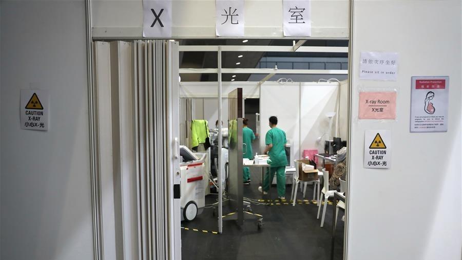 2,100 hospitalized in HK for COVID-19 as infections rise