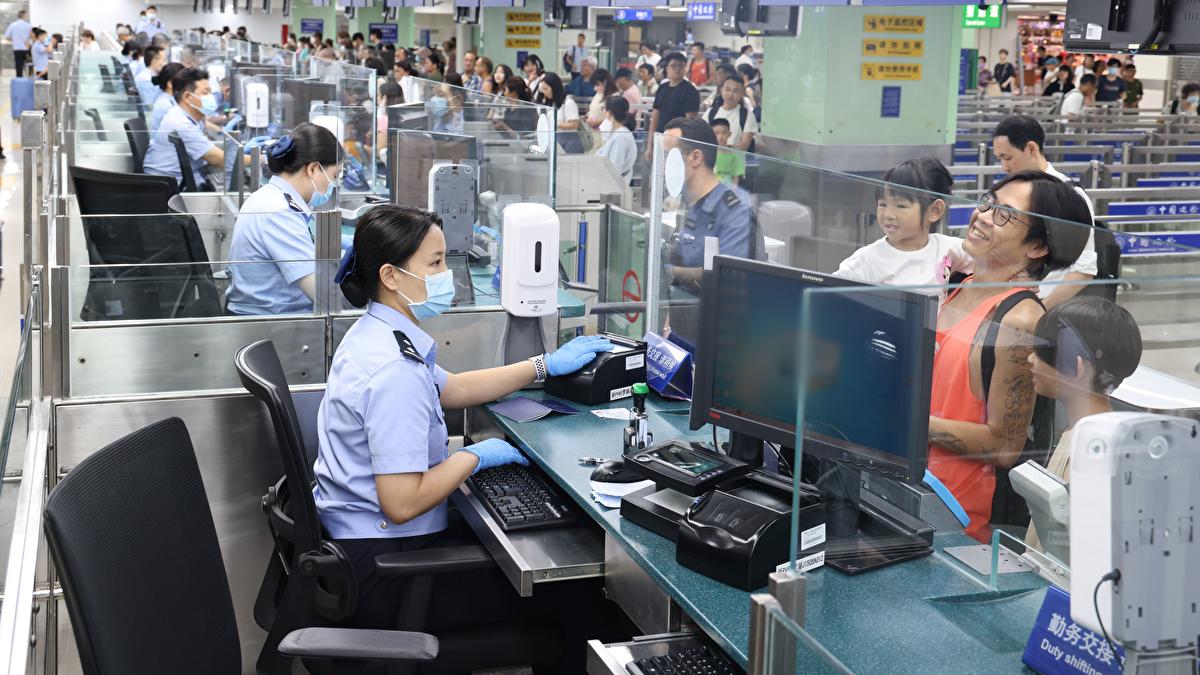 Cross-border travel soars during summer vacation