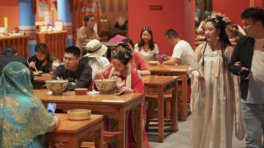 China unveils policy incentives to boost consumption