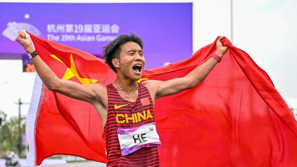 He Jie wins first men's marathon gold for China at Asiad