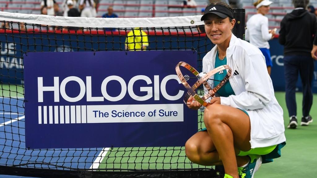Pegula steamrolls Samsonova to claim Canadian Open title