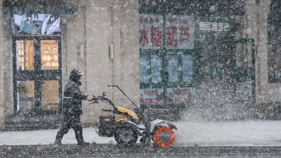 North China swings into action to tackle persistent cold wave