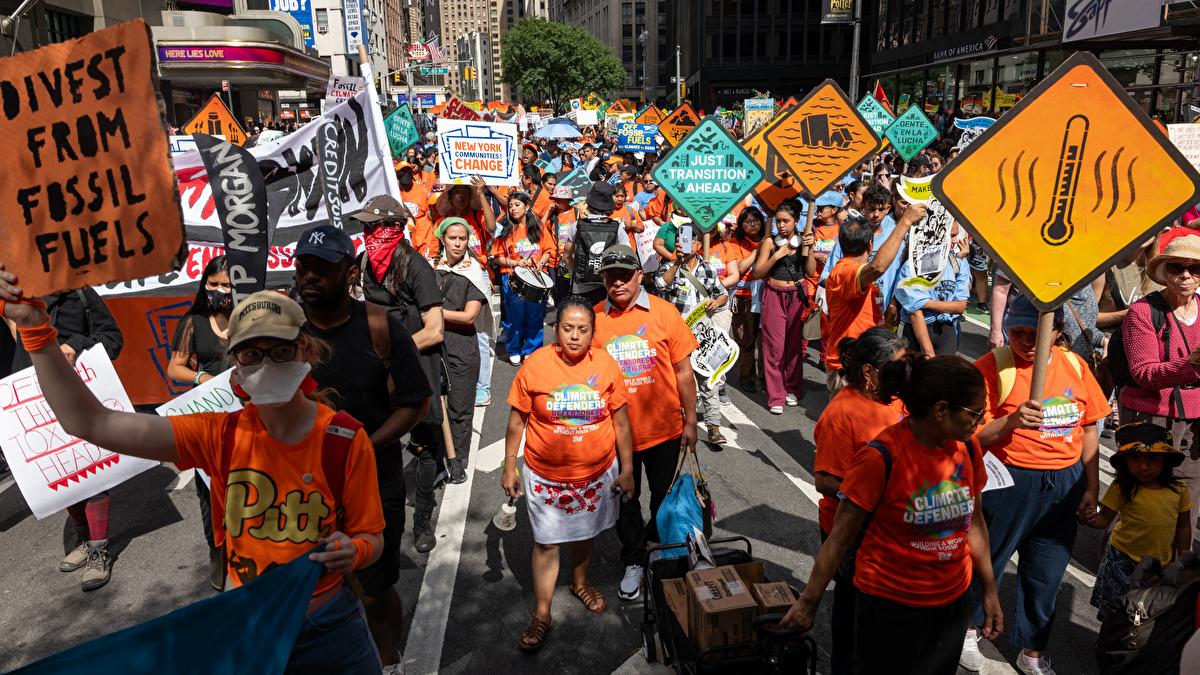 Protesters call for end to fossil fuels in NYC