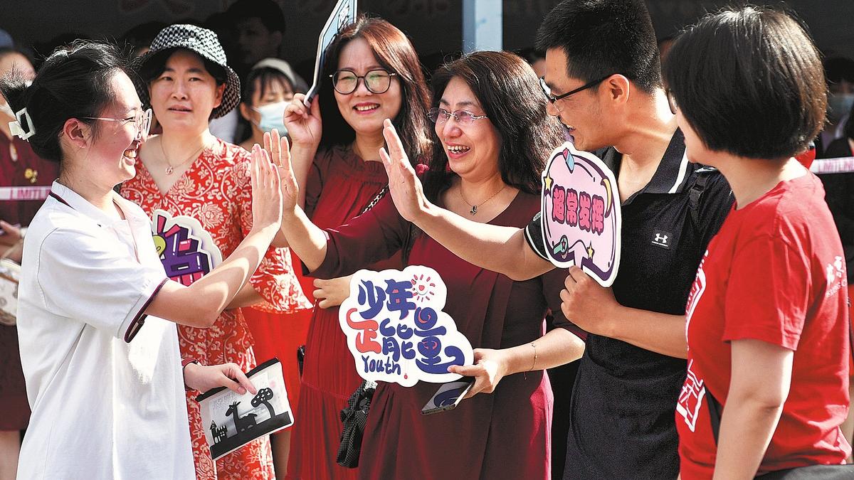 Freshmen-to-be weigh up their major options