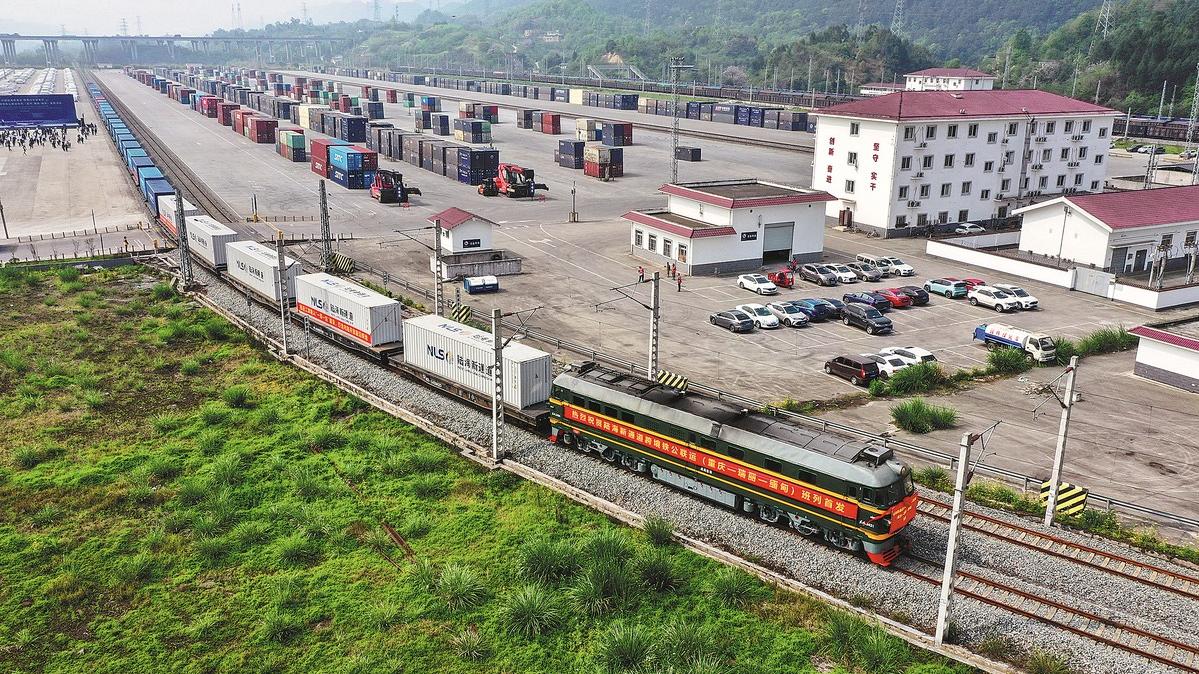 Freight transport steers toward green solutions