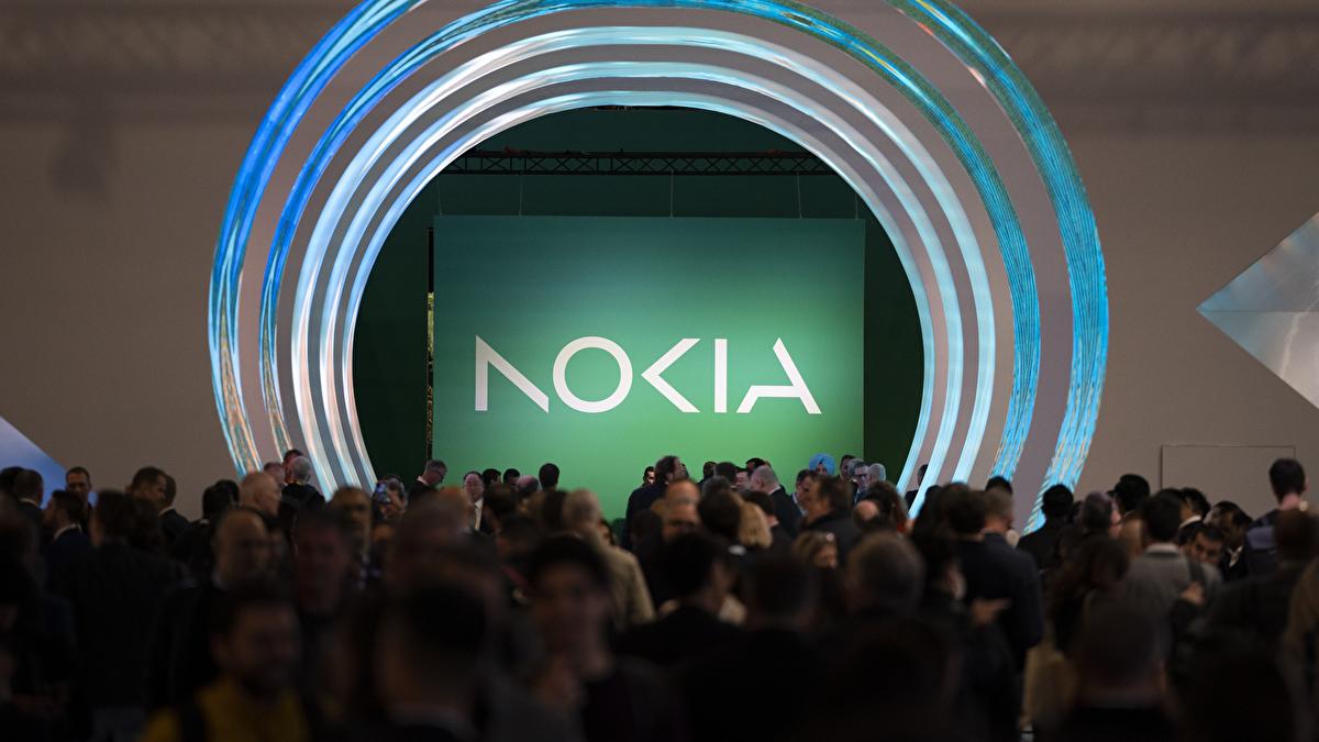 Nokia Q4 operating profit down 27%, beats margin boost forecast