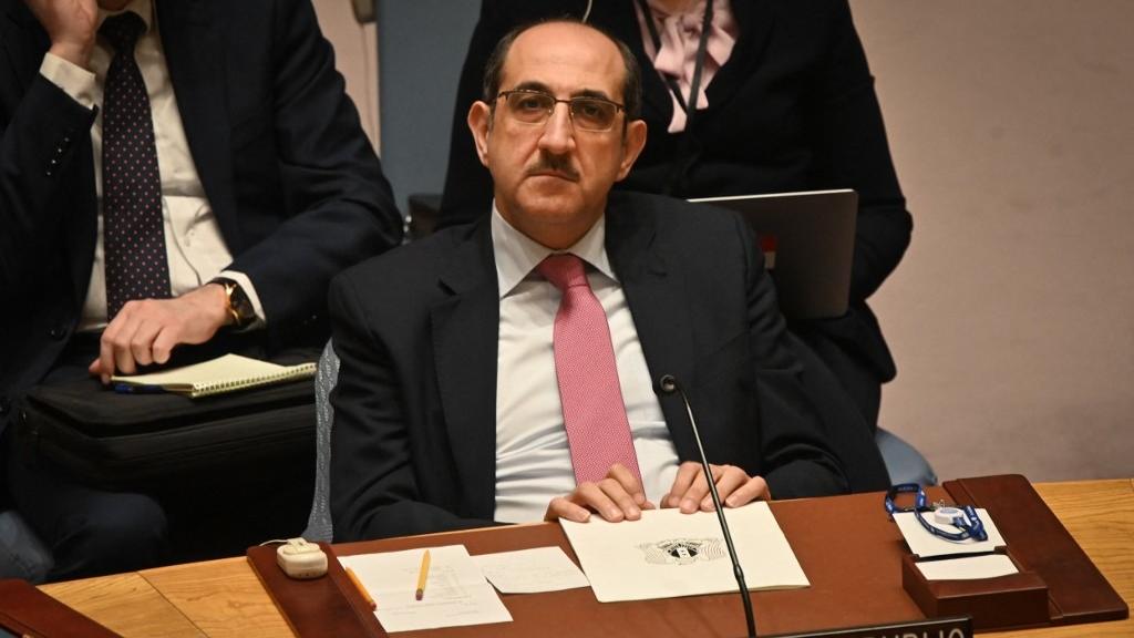 Syria extends permission on post-quake aid border crossings