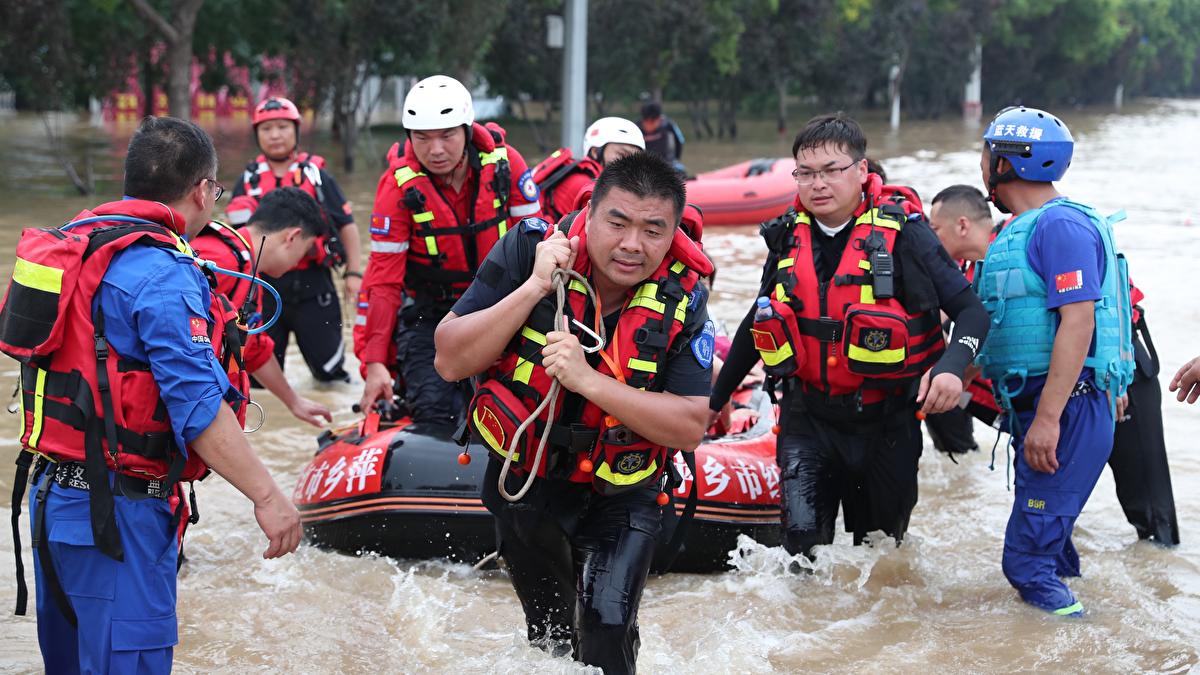 Civilian flood rescue teams need better coordination system