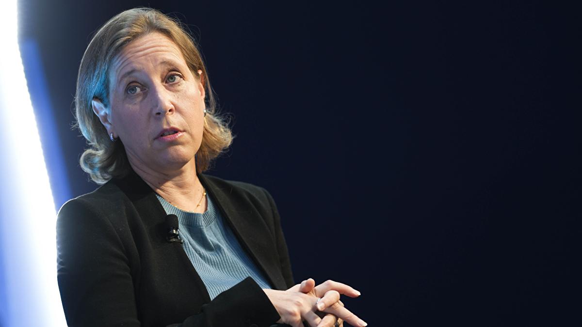 YouTube CEO, one of Google's first workers, steps down