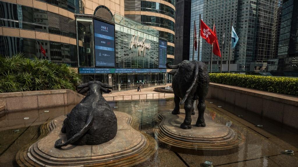 Hang Seng Index closes 4.02% higher on Friday