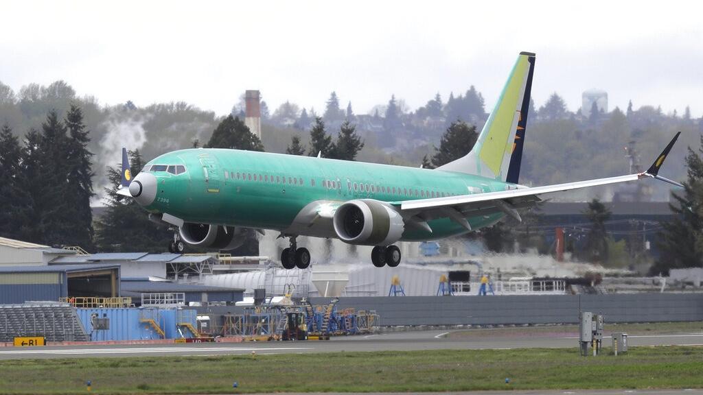 US to approve 737 MAX return as Boeing faces strong headwinds