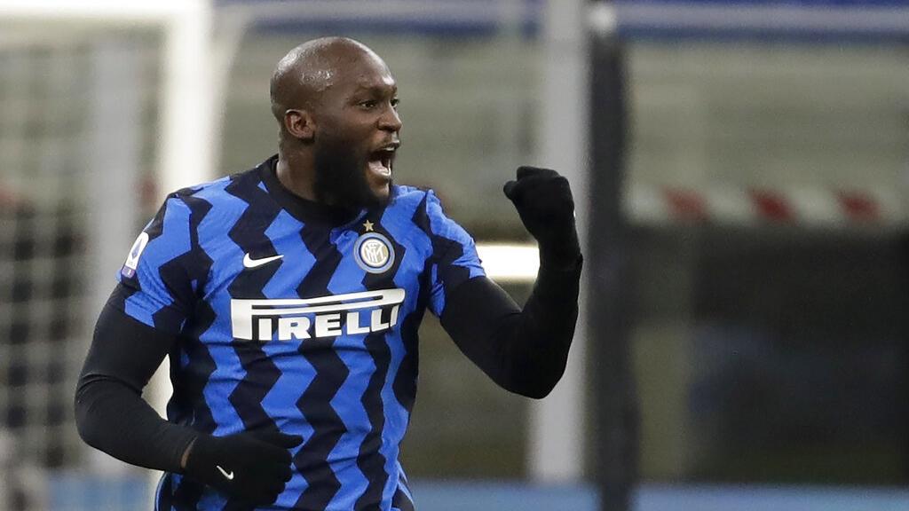 Lukaku double helps Inter beat Lazio to go top