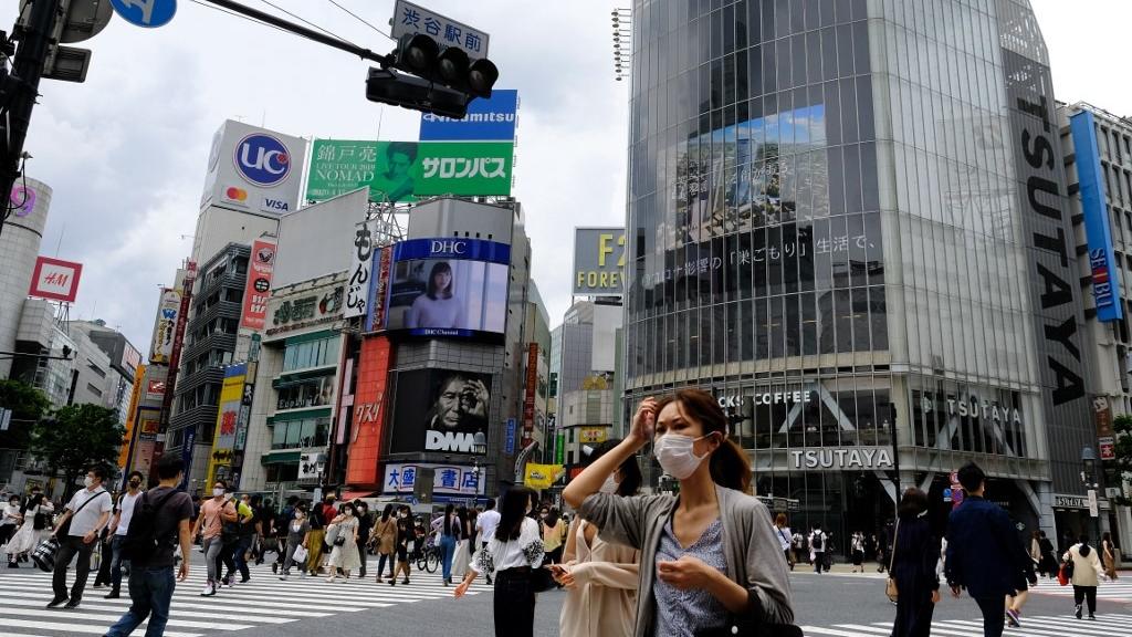 Tokyo issues alert over possible COVID-19 resurgence