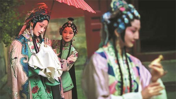 Lead star of Kunqu Opera