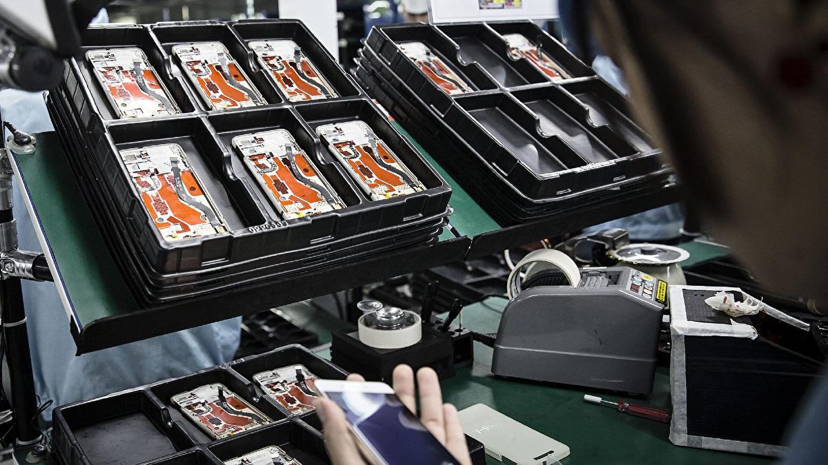 Asia electronics sector booms, bucking global economic slump