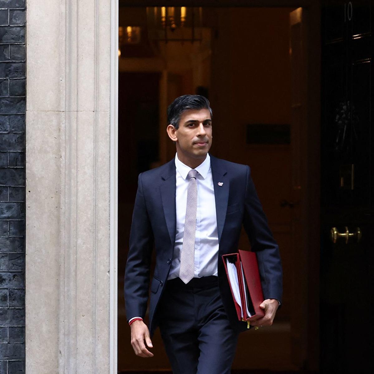 In a bid to appear statesman-like Sunak puts his foot in his mouth