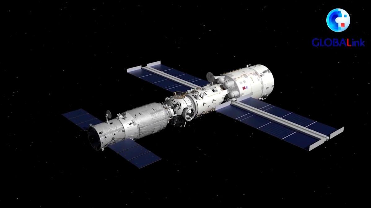 Tianzhou-2 docks with Tianhe's front docking port