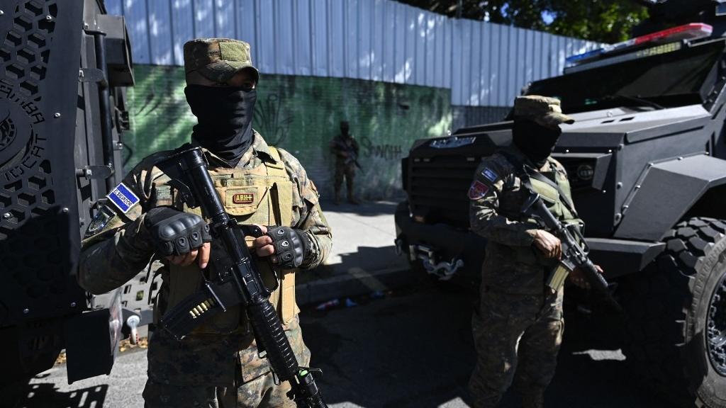 El Salvador deploys 10k troops against gangs in capital suburb