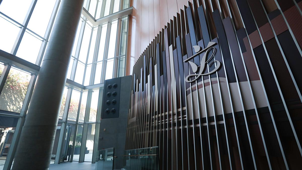 NPCSC decision sets legal boundary for qualification